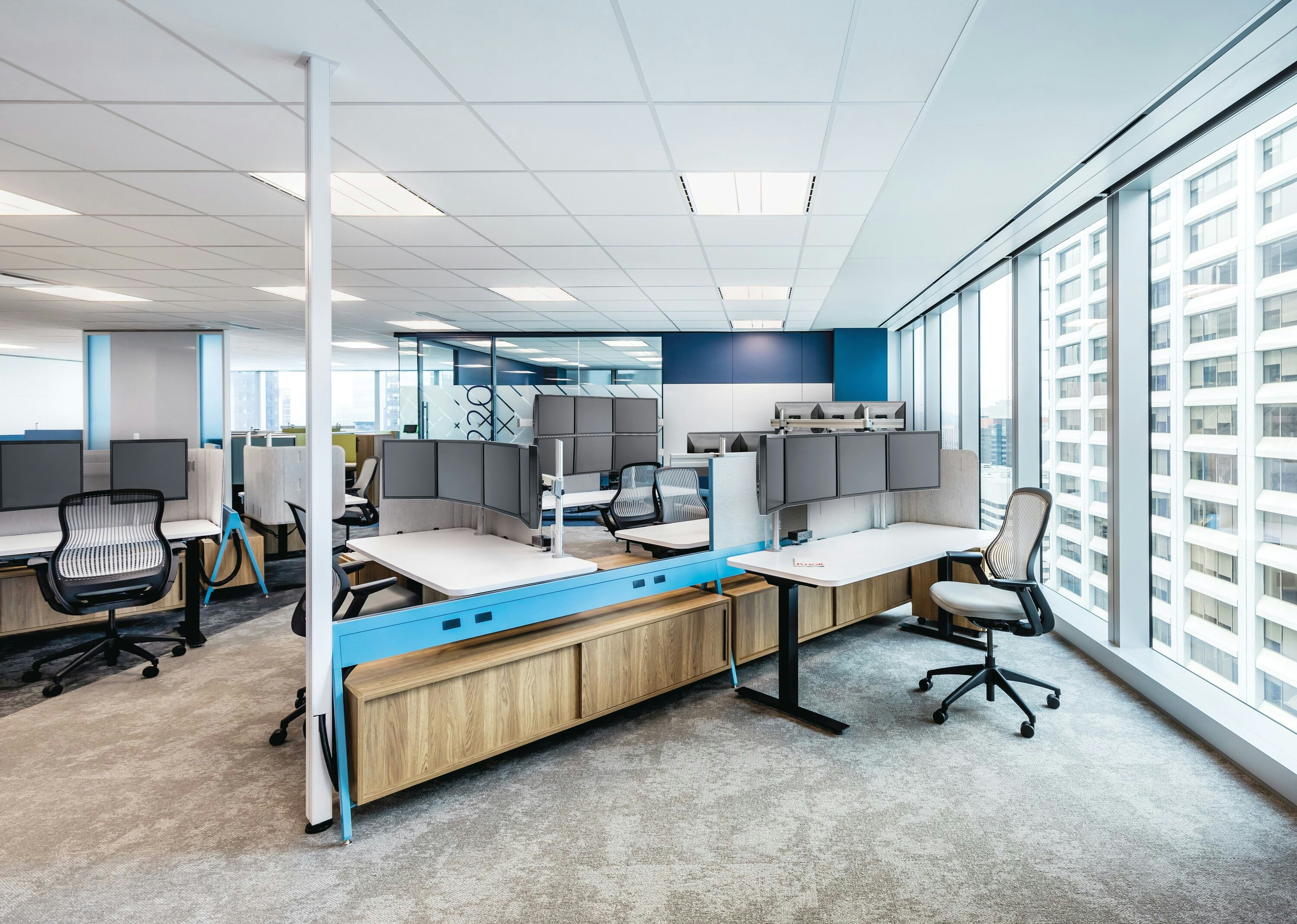 k. stand™ Height-Adjustable Tables | Knoll