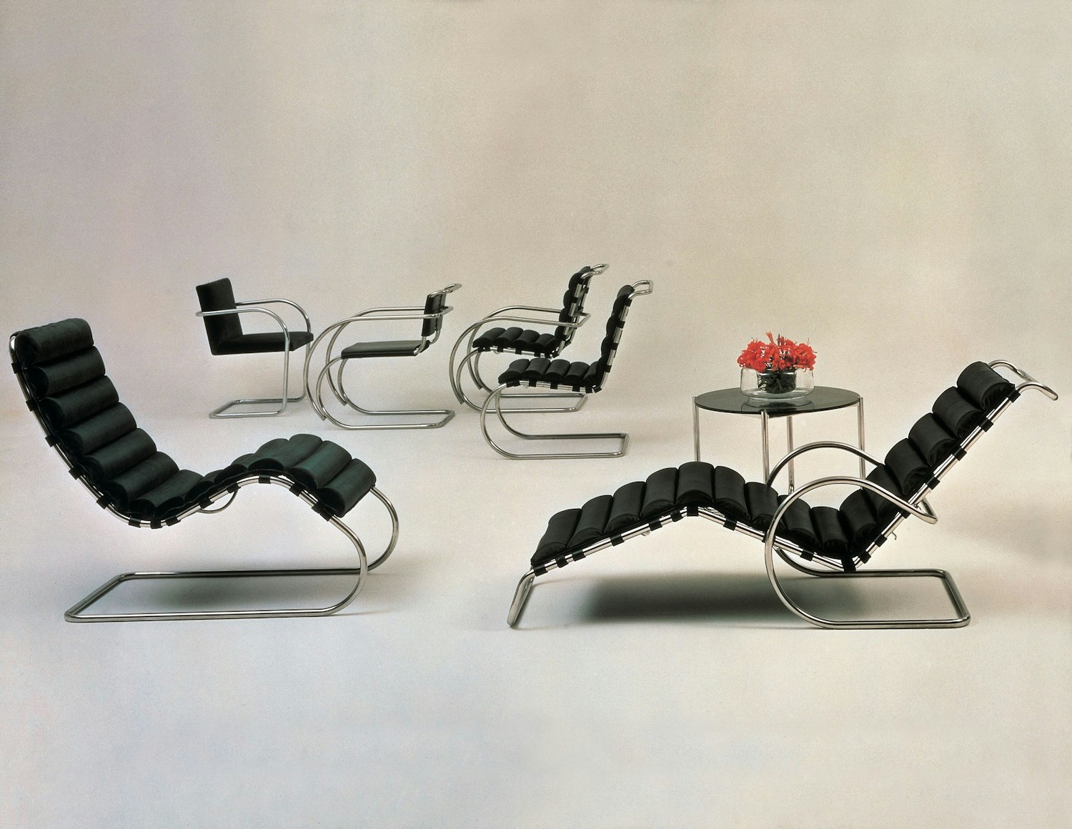 MR Table - Limited Edition Black Glass - Original Design | Knoll