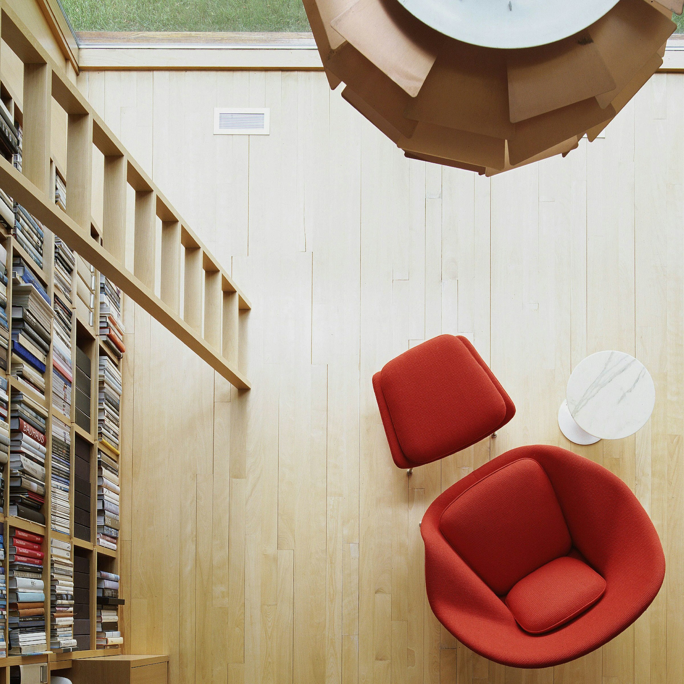 Womb™ Chair - Original Design | Knoll