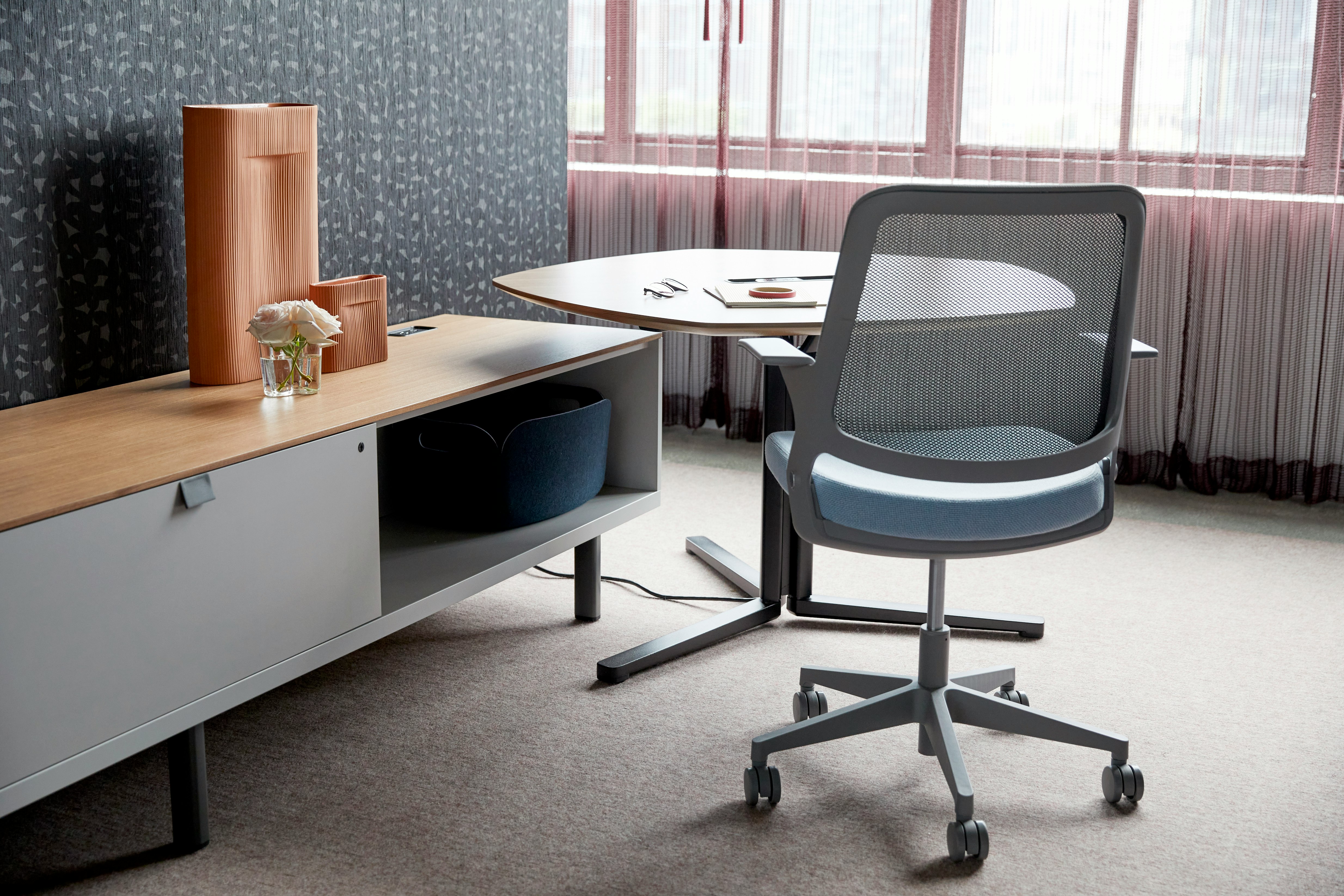 Ollo Chair, Knoll | MillerKnoll