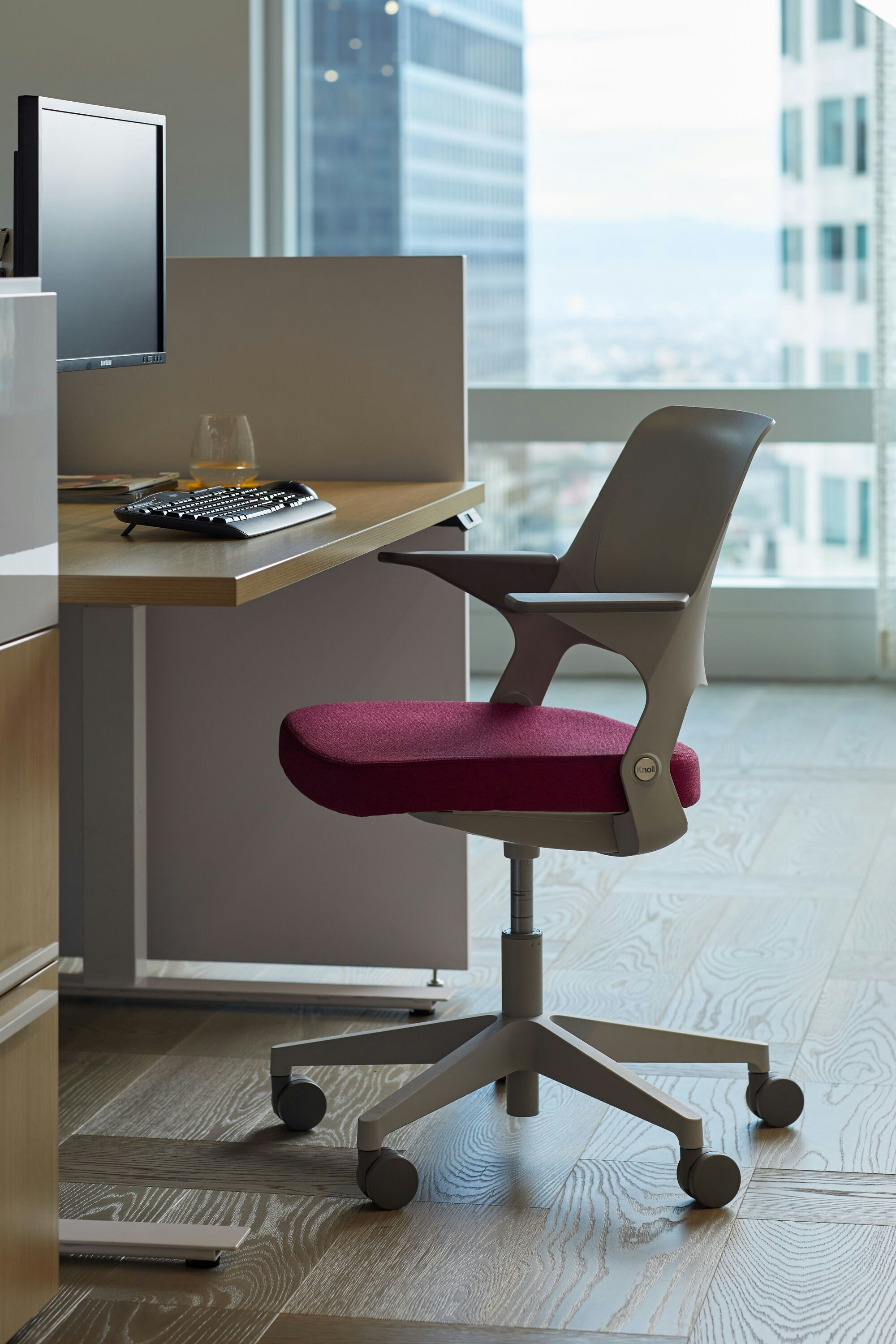 Ollo with Shell Back | Knoll