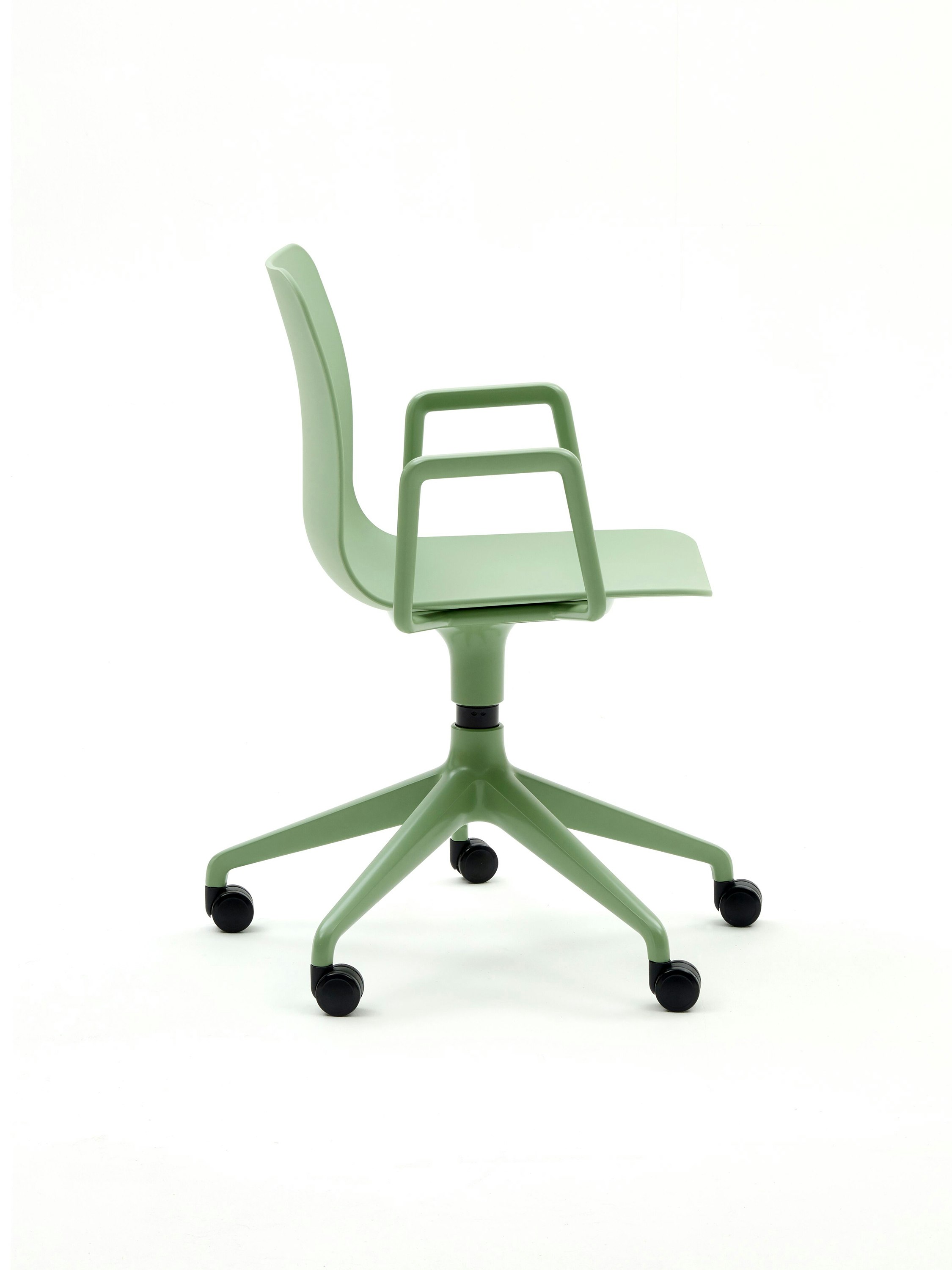 Polly Chair, NaughtOne | MillerKnoll