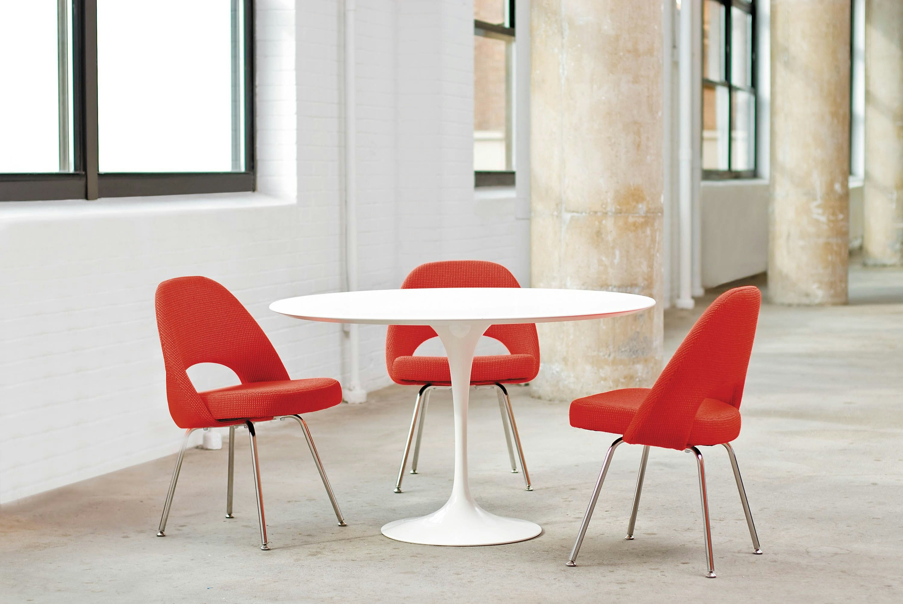 Saarinen Table - Round | Knoll