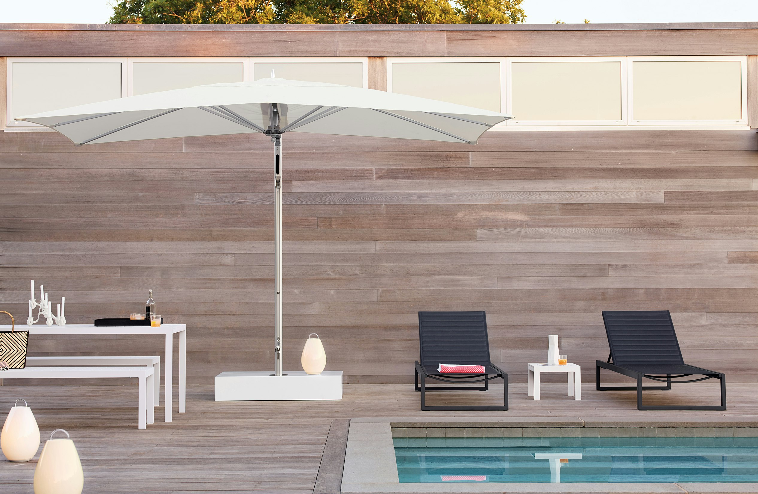 Eos Chaise Lounge – Design Within Reach