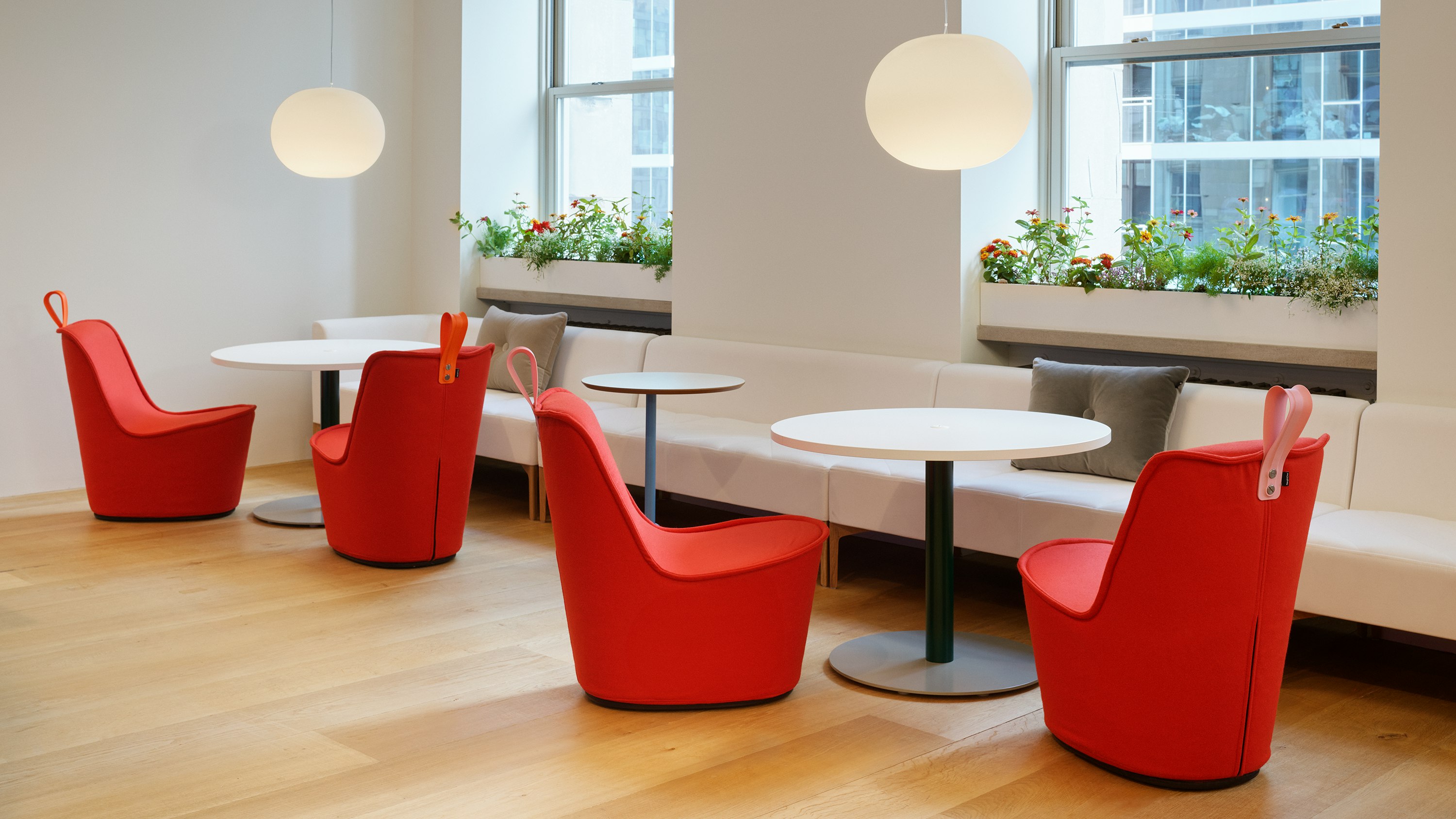 Tier Table, NaughtOne | MillerKnoll