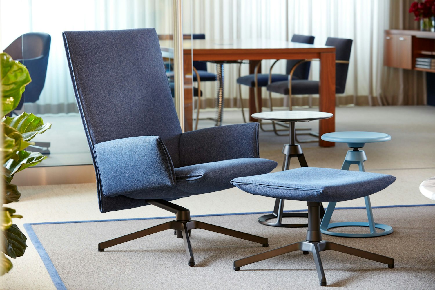 Pilot by Knoll High Back | Knoll