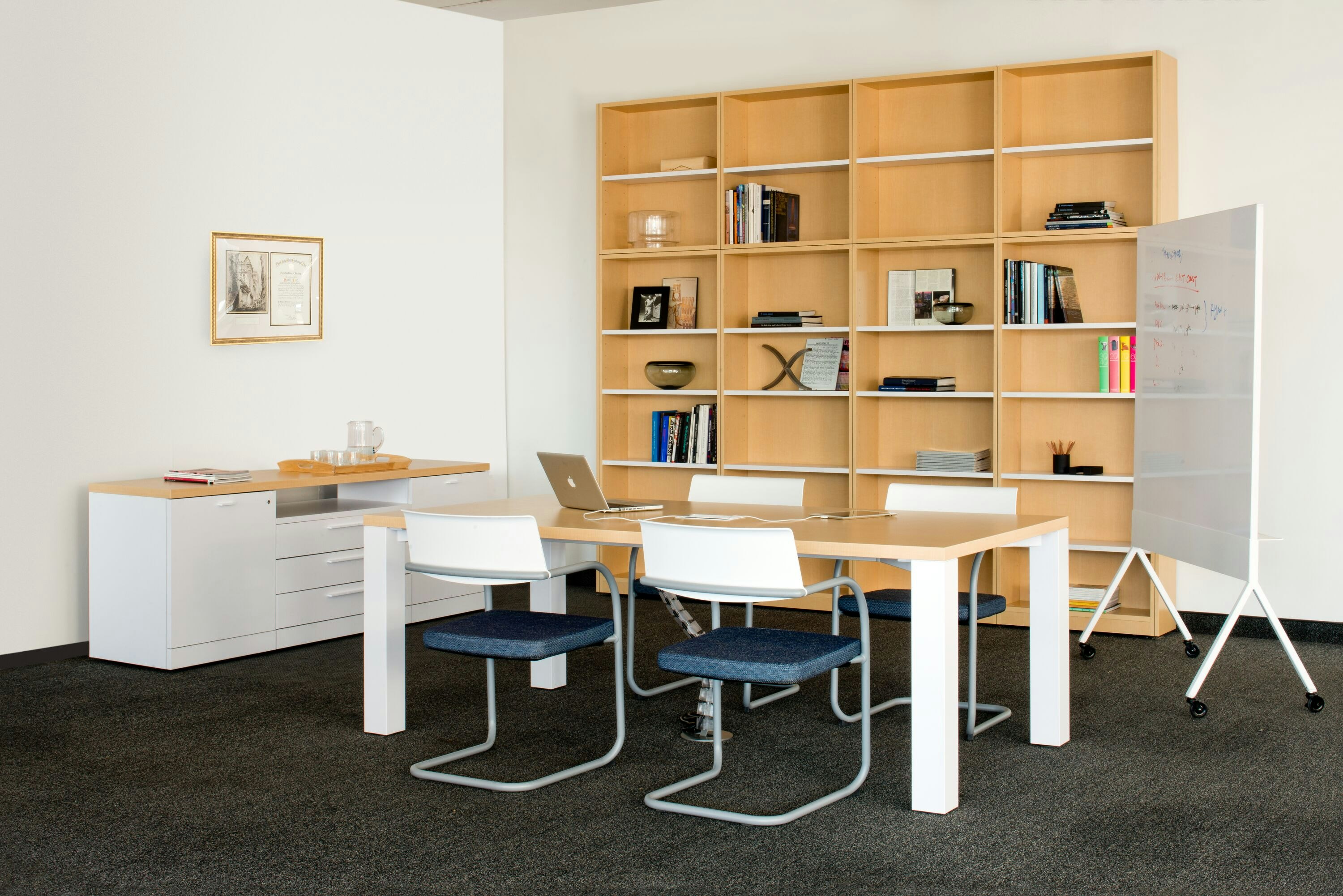 Scribe® Mobile Markerboard | Knoll