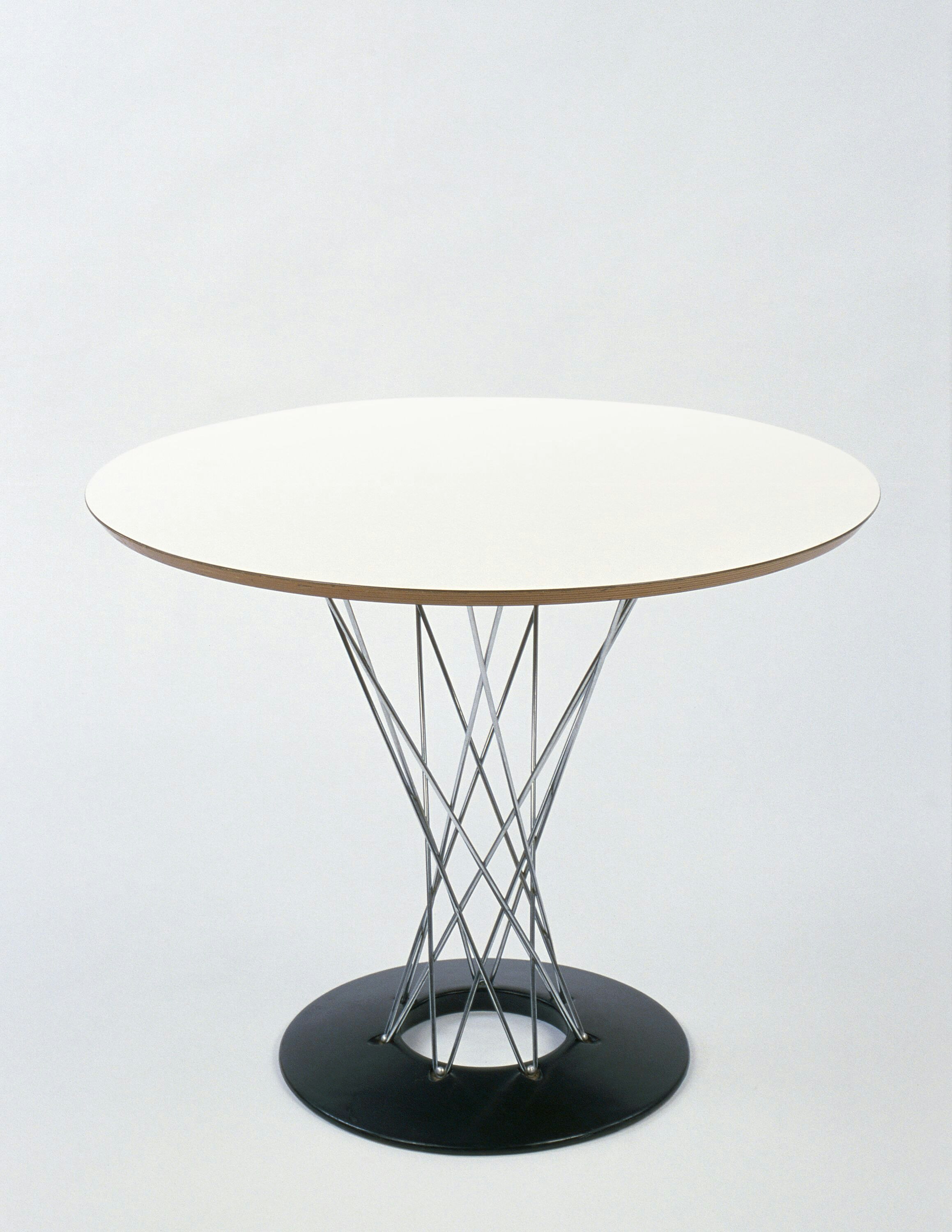 Cyclone™ Dining Table | Knoll