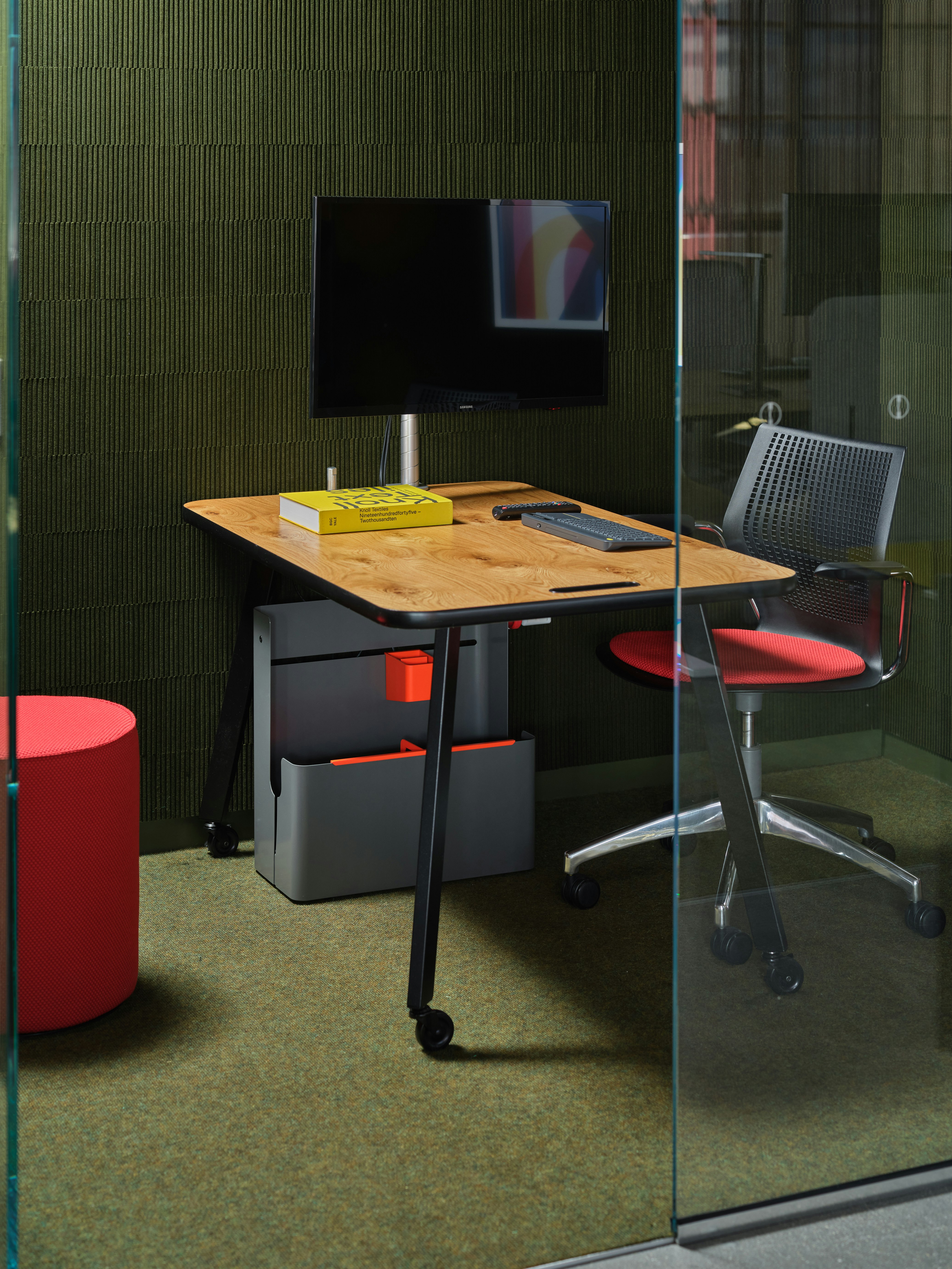 Rockwell Unscripted Easy Tables, Knoll | MillerKnoll