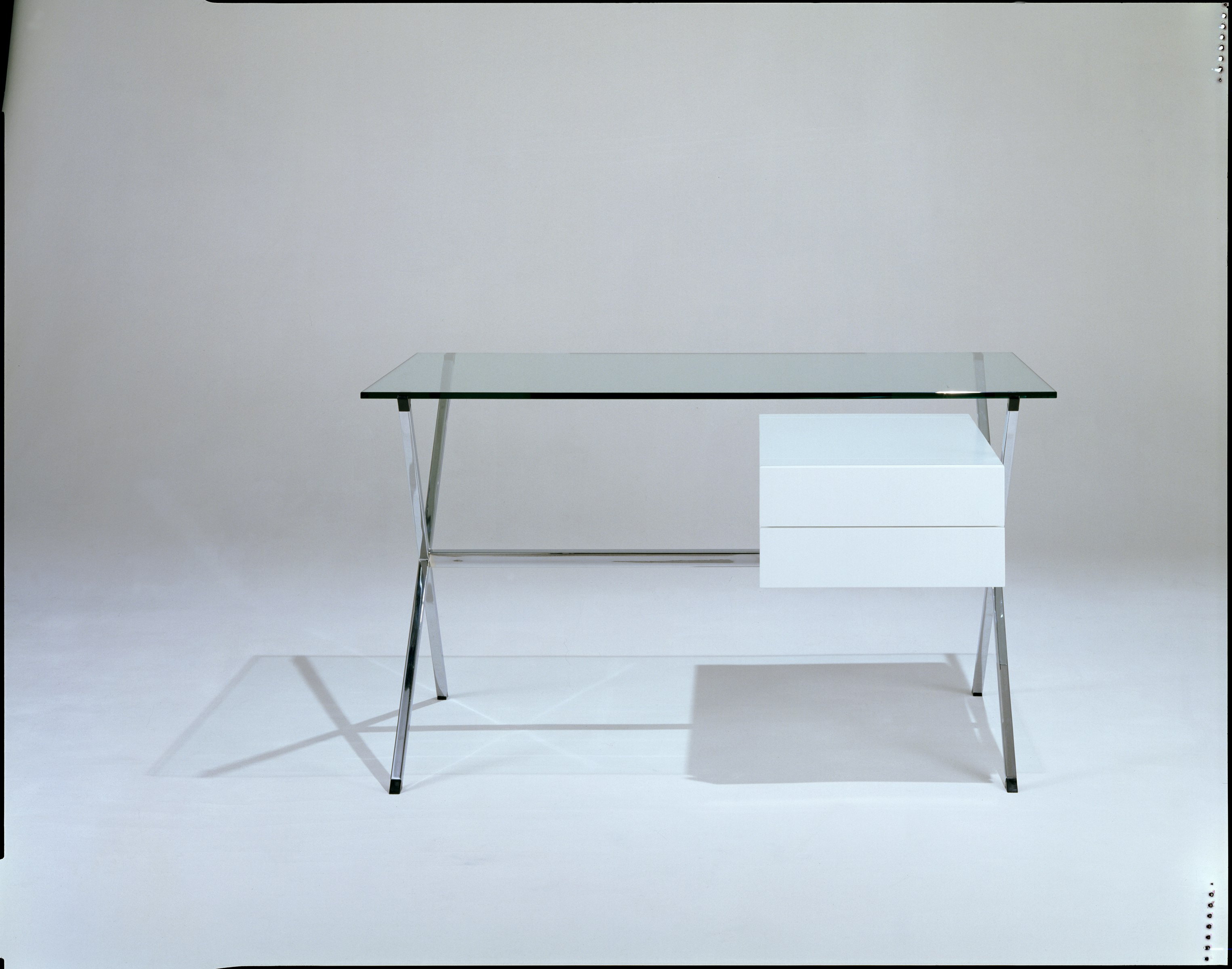 Albini Desk, Knoll | MillerKnoll