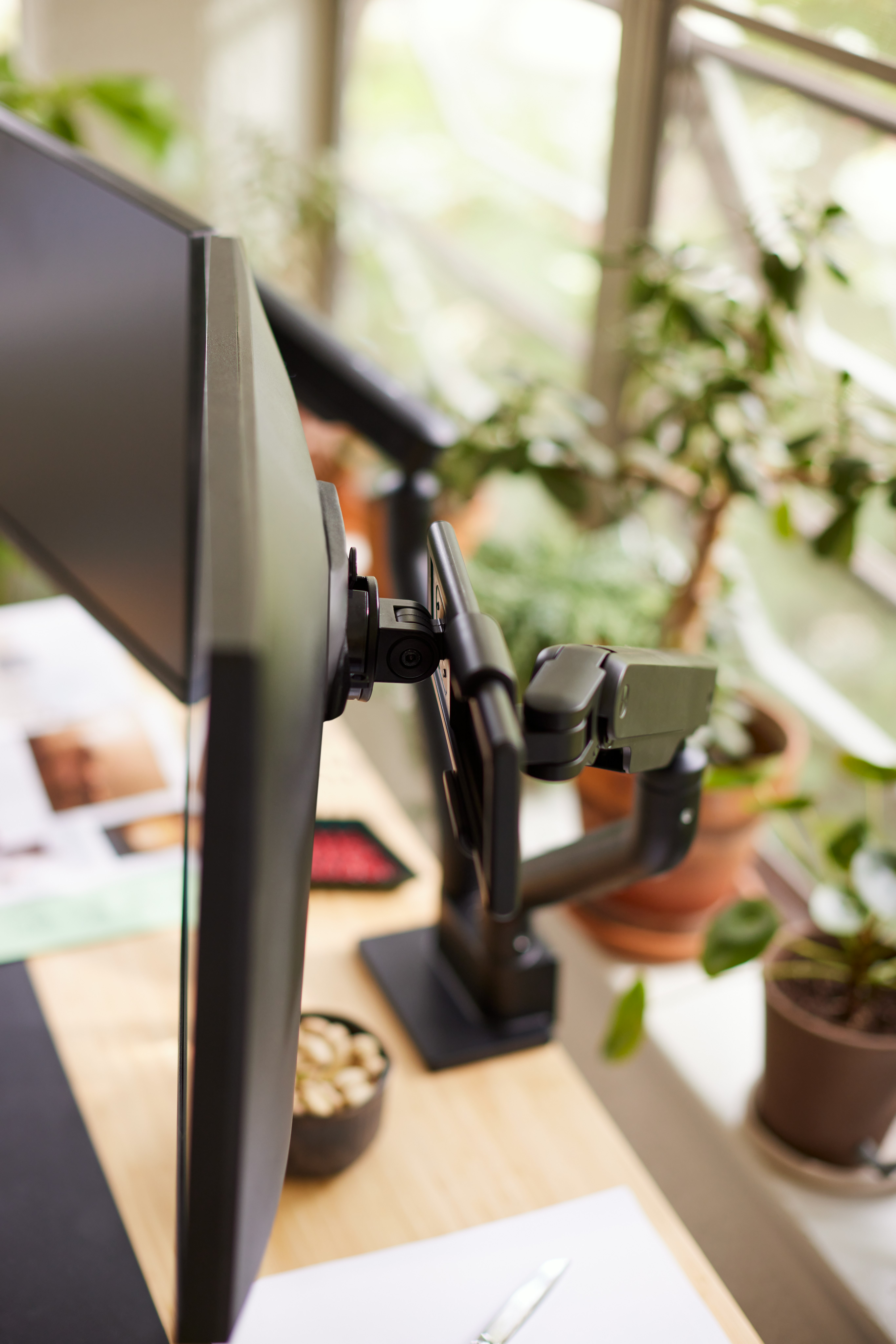 Jarvis Dual Monitor Arm – Design Within Reach
