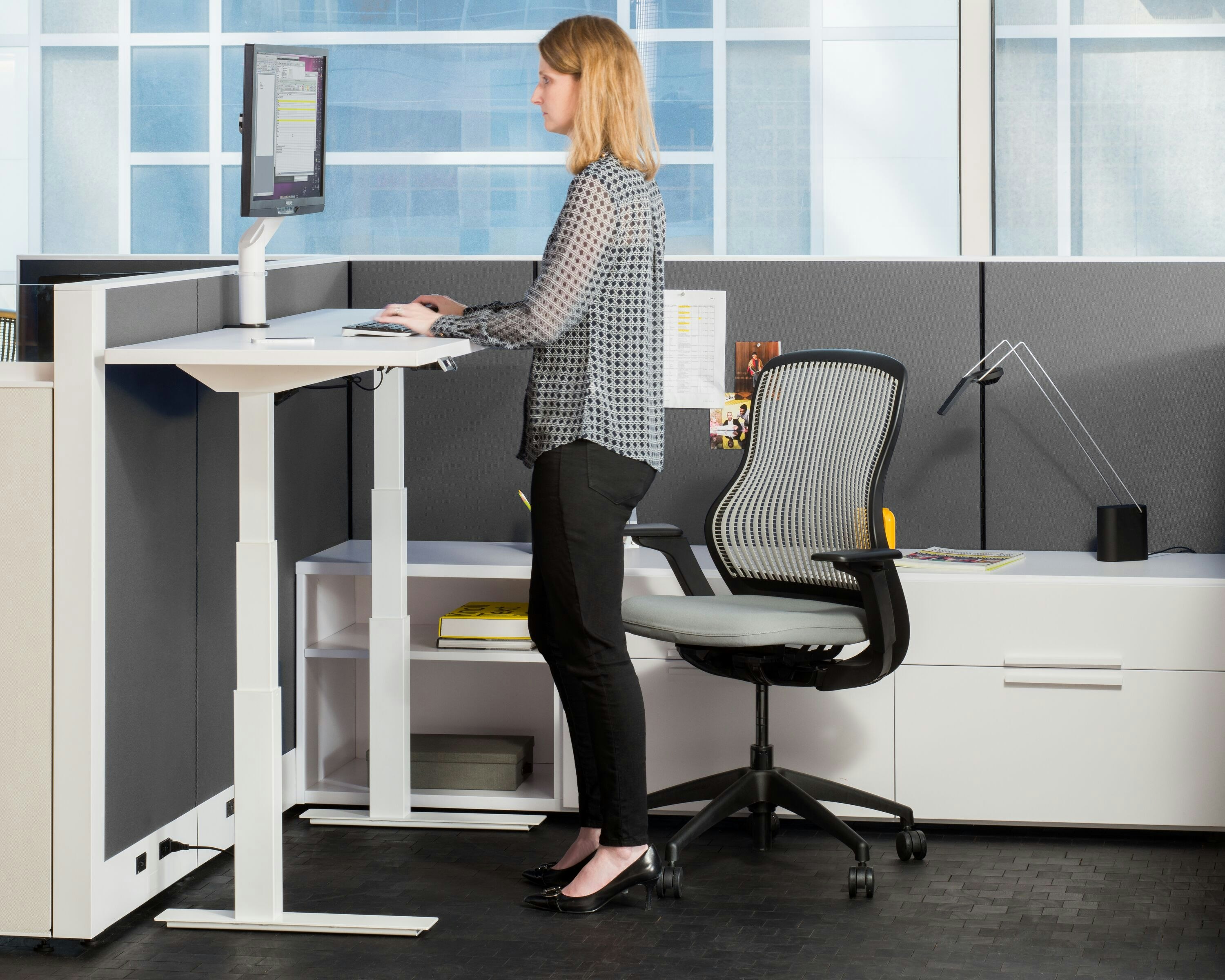Tone™ Height-Adjustable Tables | Knoll