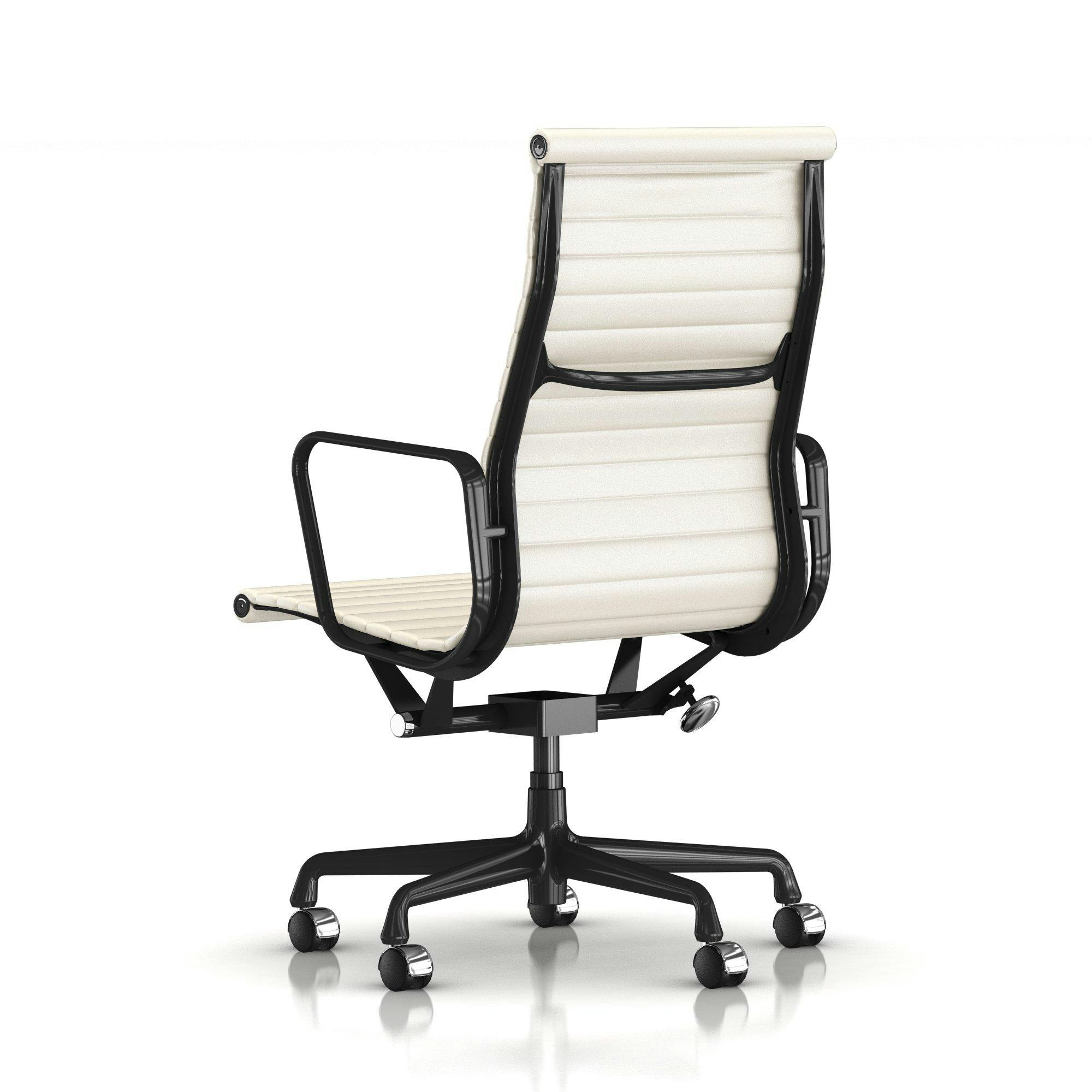 Eames Aluminum Group Chair, Executive – Design Within Reach