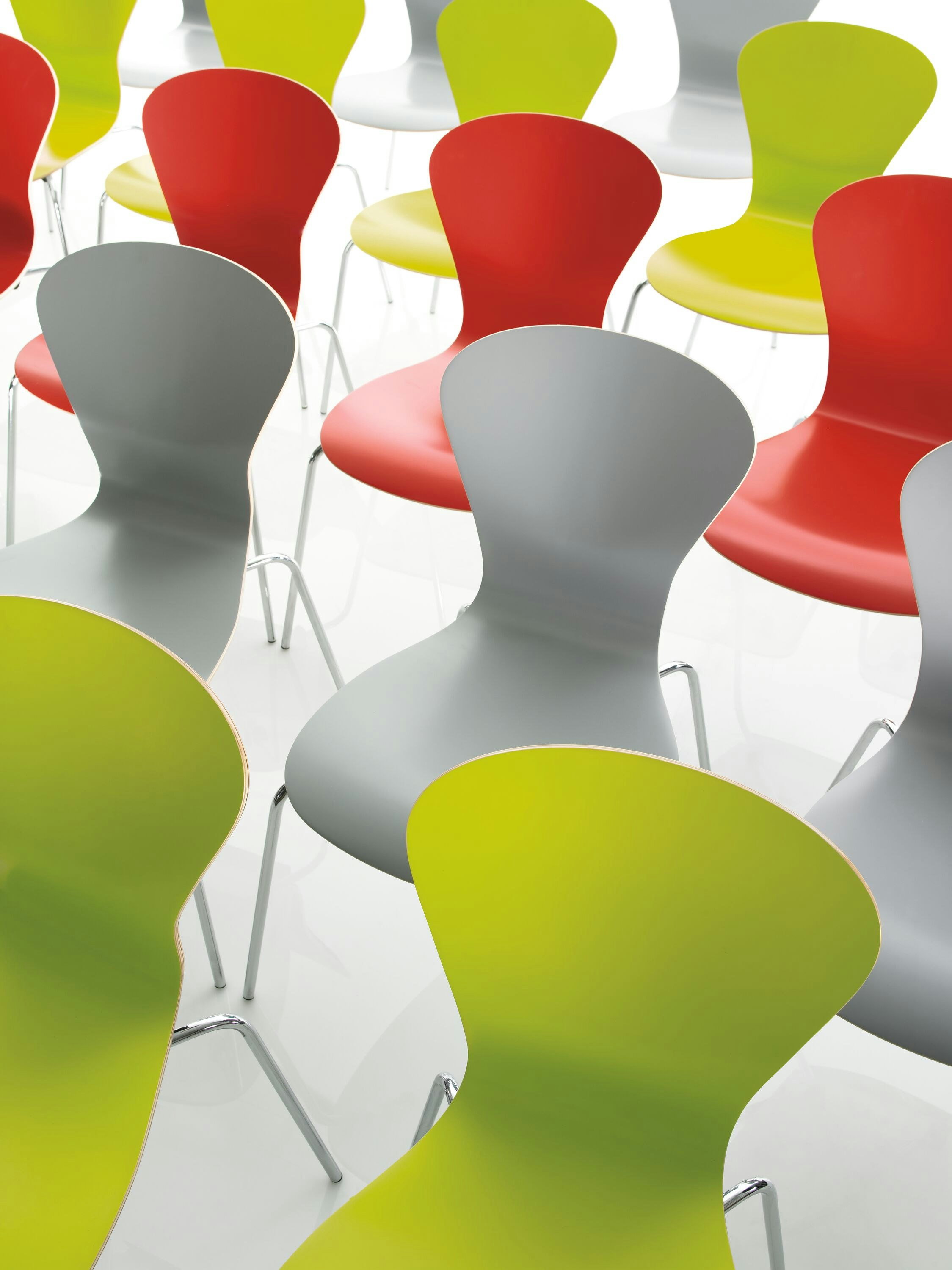 Sprite Stacking Chair | Knoll