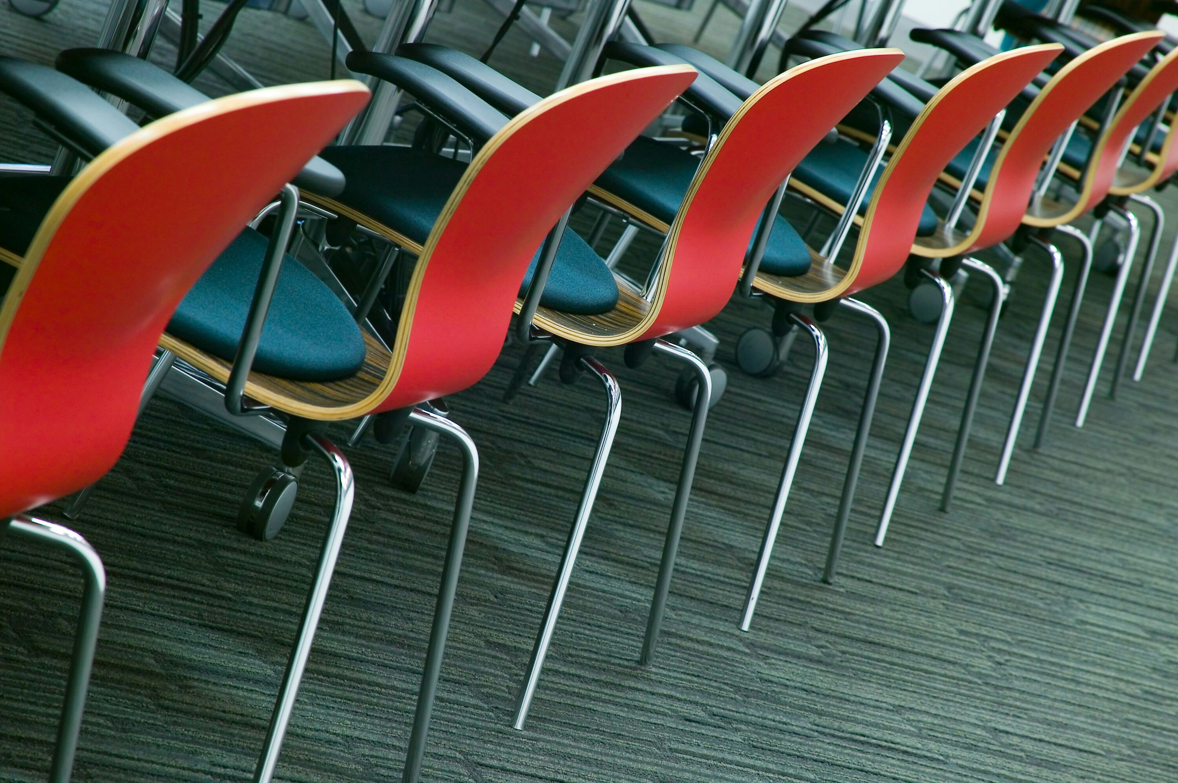 Sprite Stacking Chair | Knoll