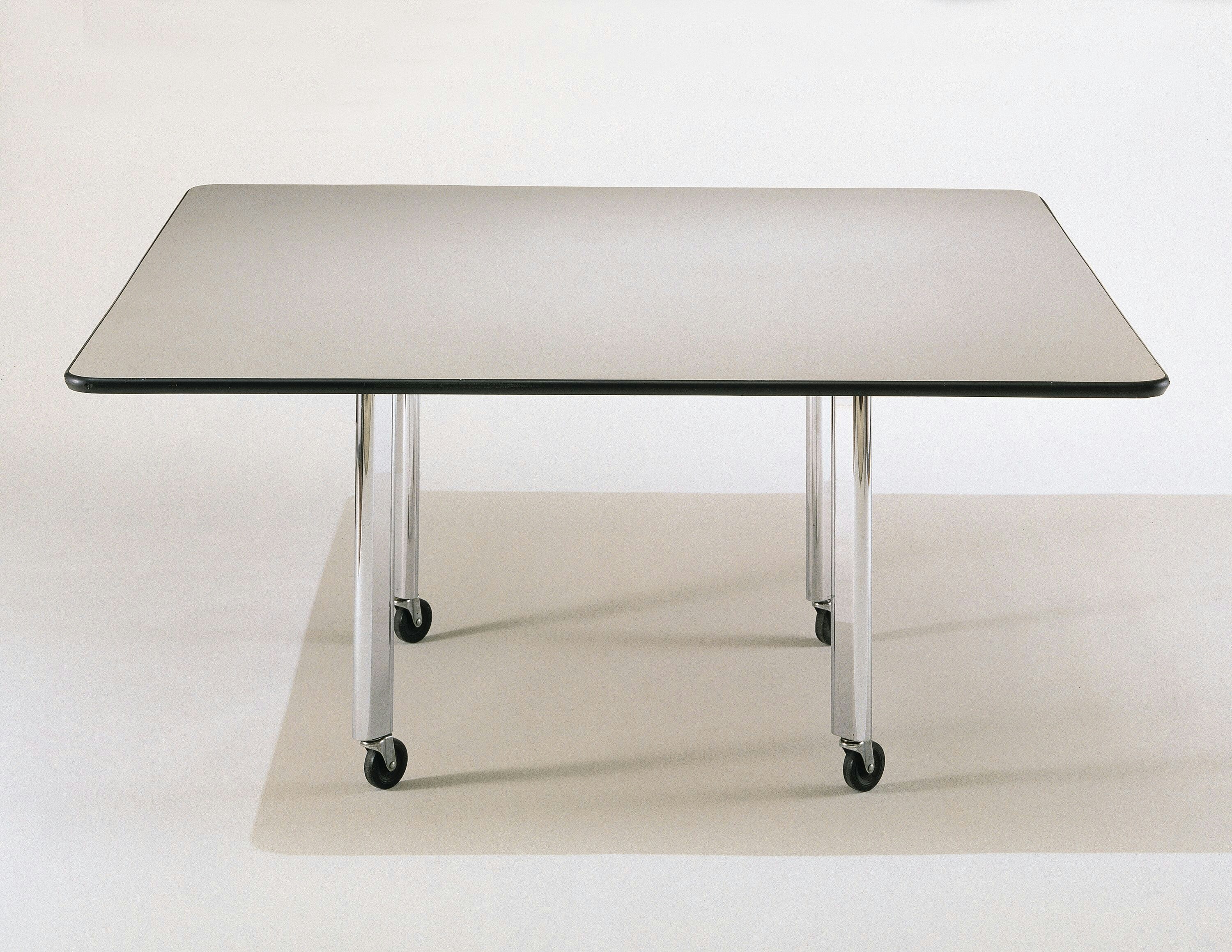 D'Urso High Tables | Knoll