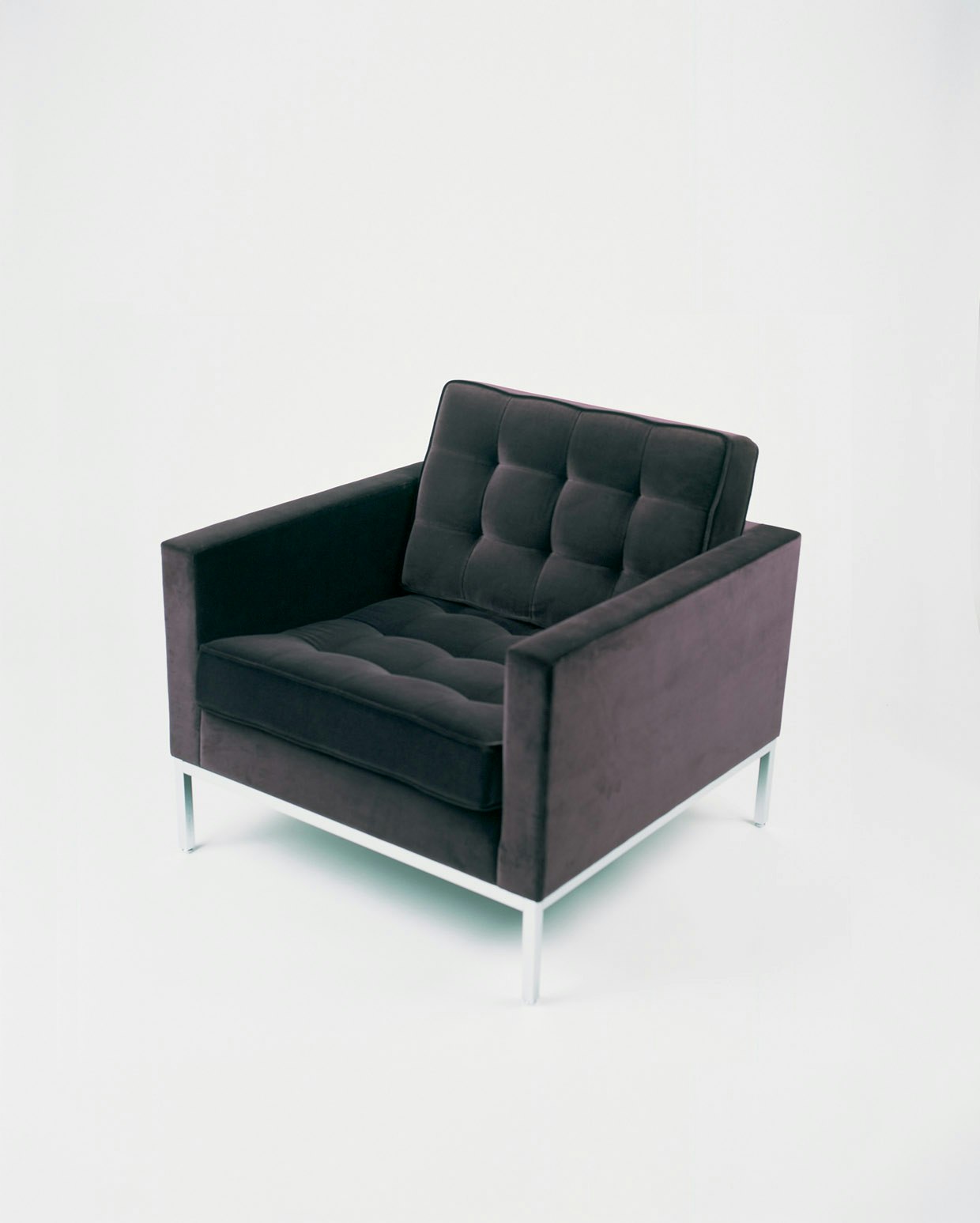 Florence Knoll Lounge Chair - Design Within Reach