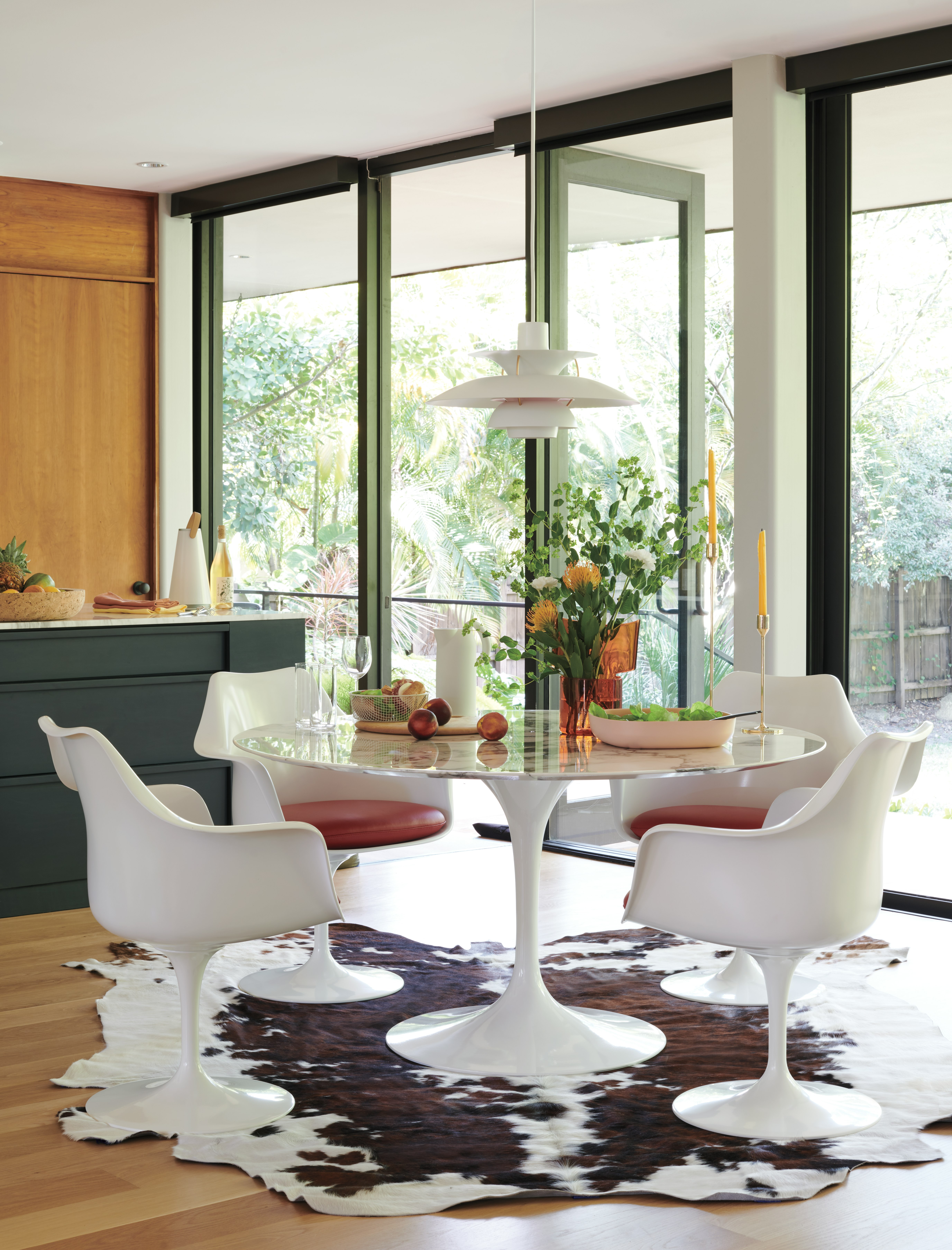 Saarinen Tulip Armchair, Fully Upholstered – Design Within Reach