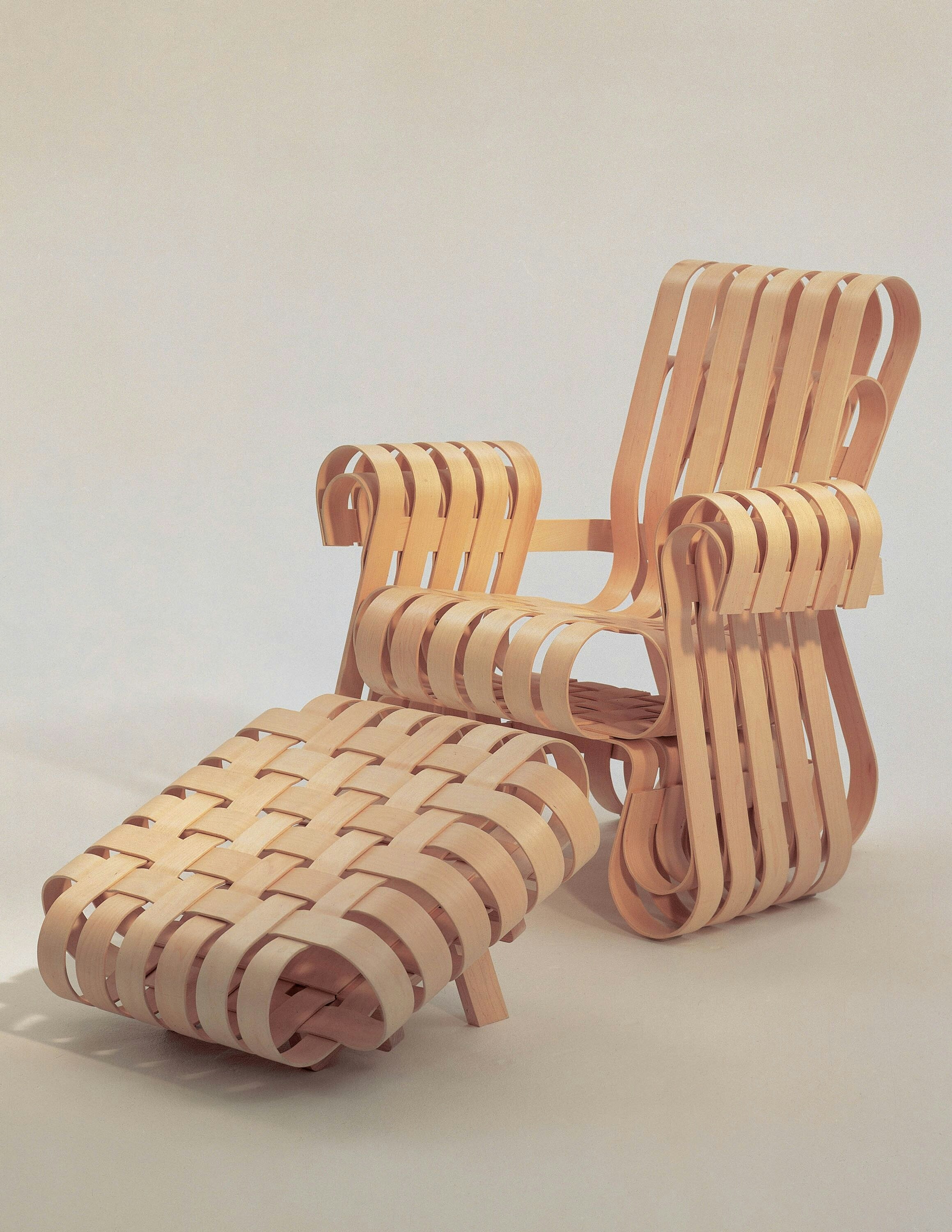 Power Play™ Chair and Ottoman | Knoll