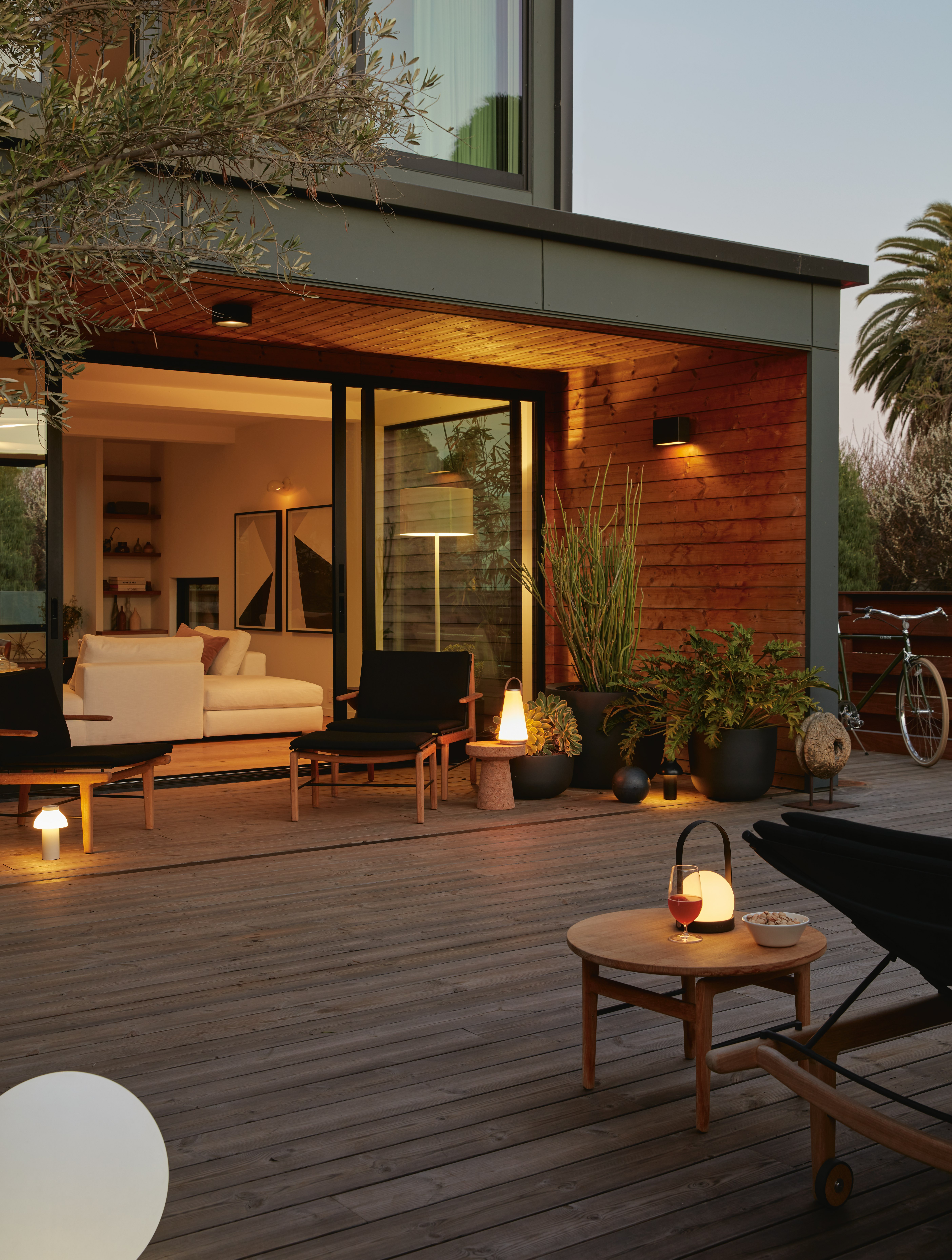 Modern Outdoor Furniture + Accessories - Design Within Reach