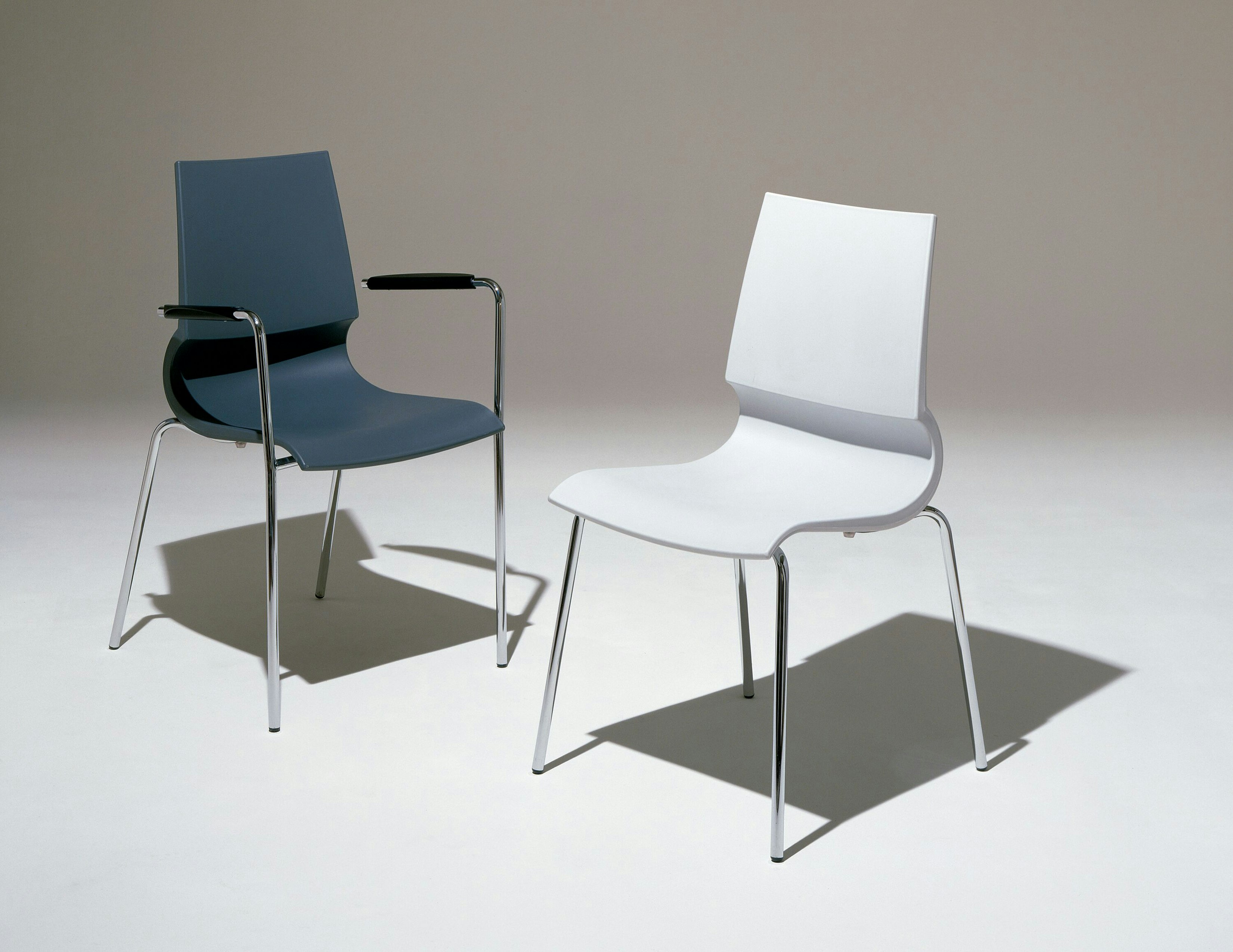 Gigi® Chair - Original Design | Knoll