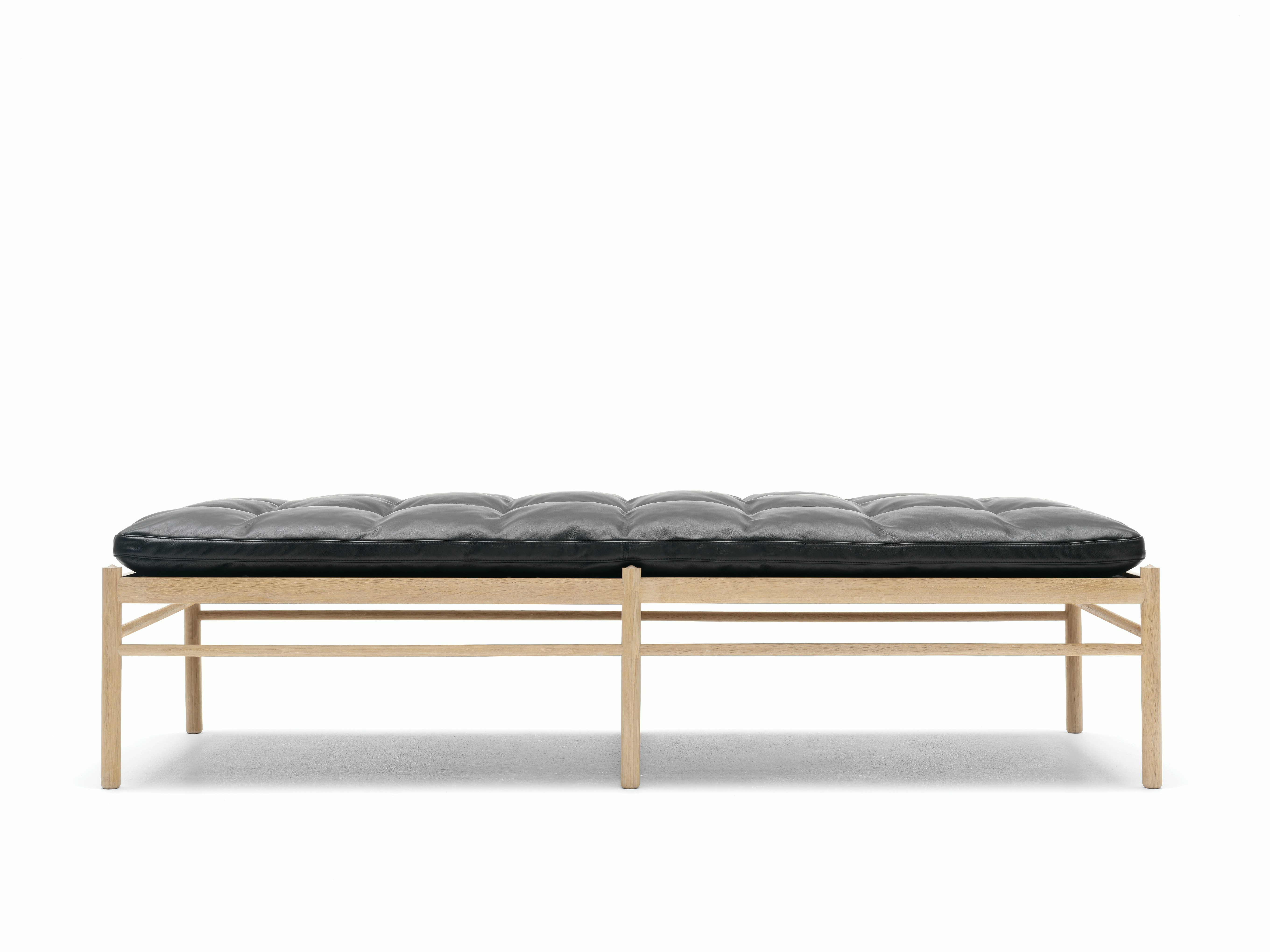Modern Daybeds + Sleeper Sofas - Design Within Reach