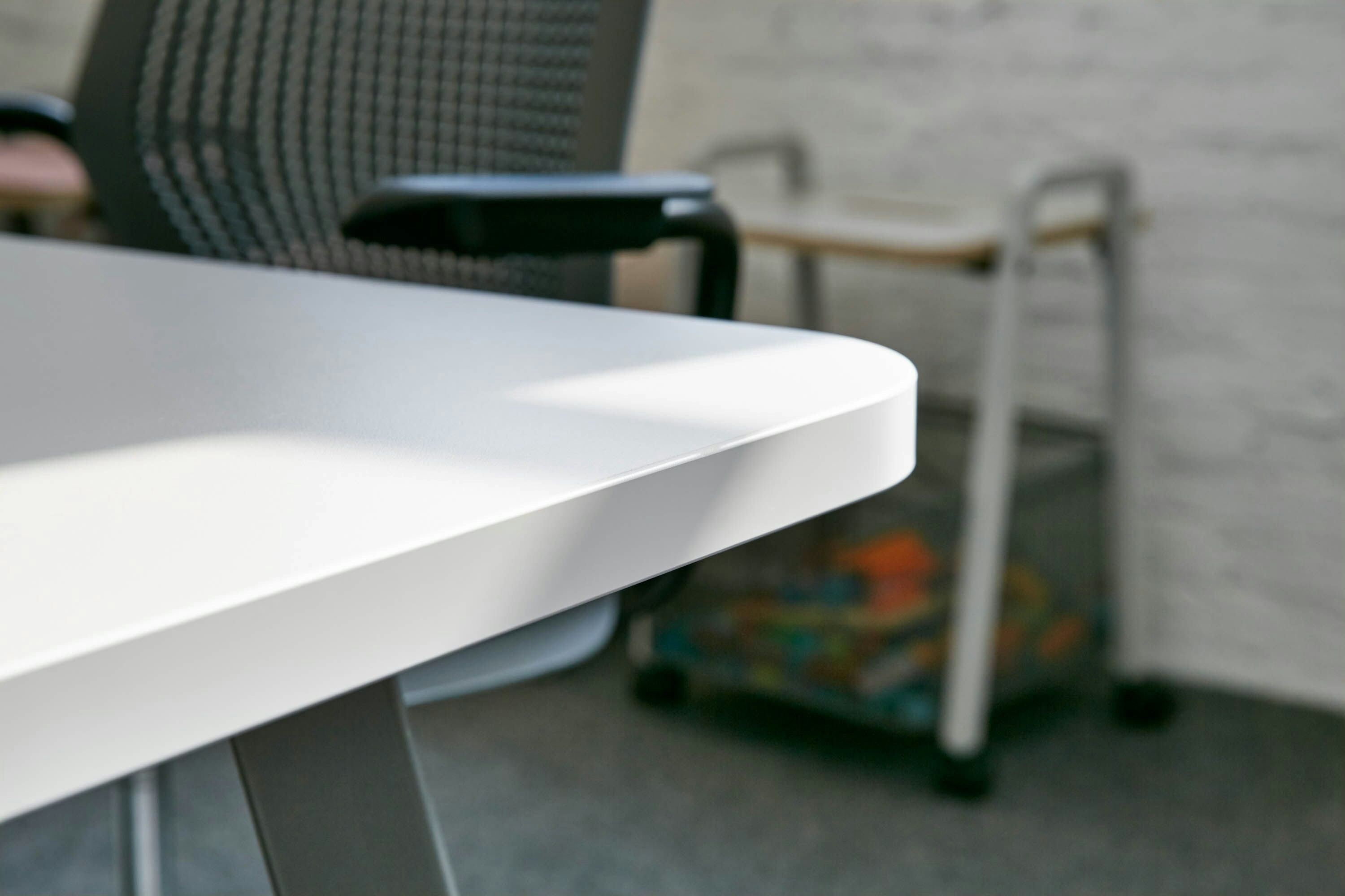 Rockwell Unscripted Big Easy Table | Knoll