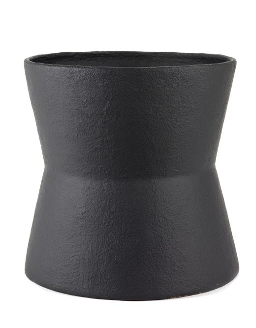 Modern Planters + Pots – Design Within Reach