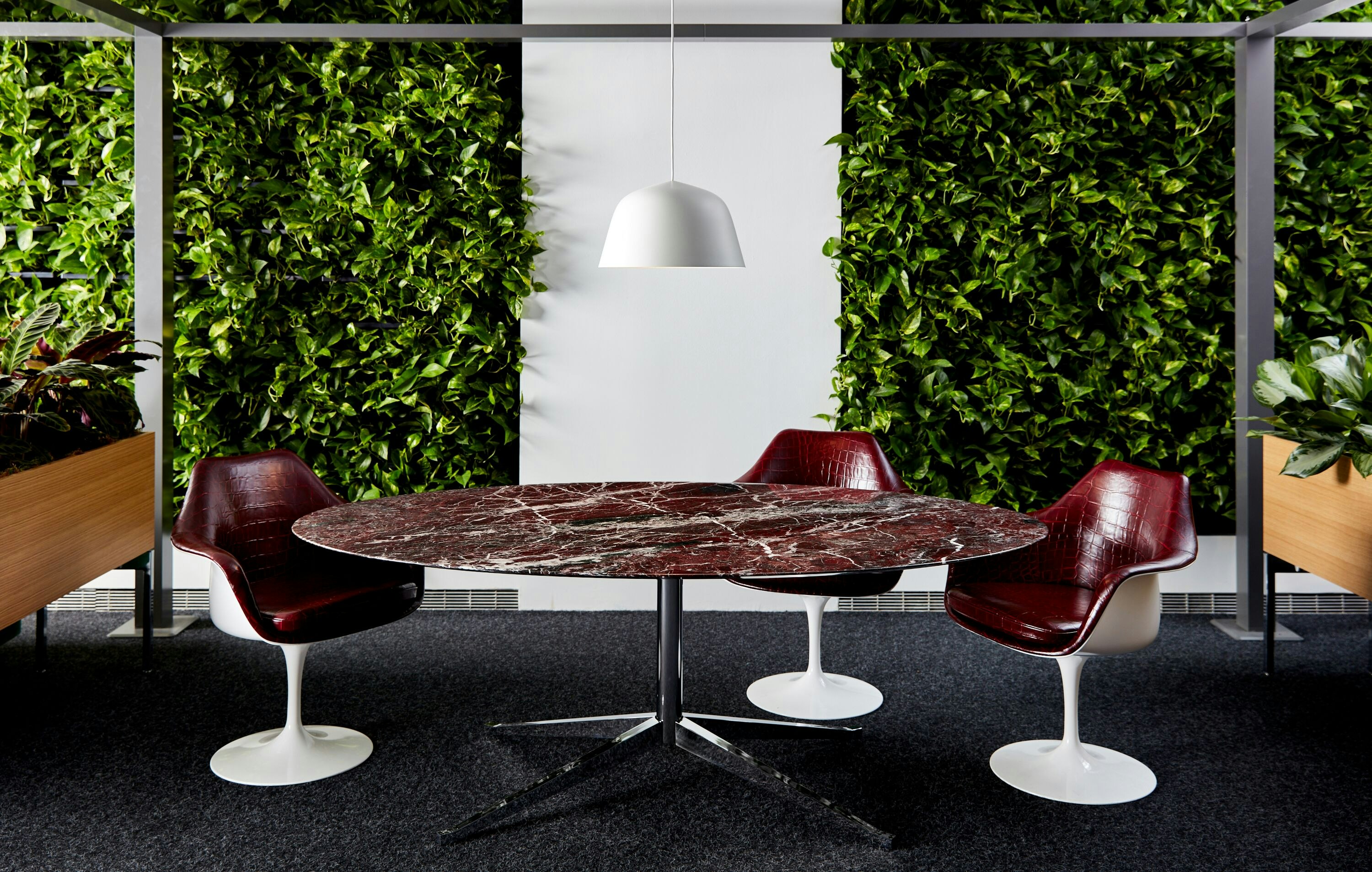 Tulip™ Arm Chair - Upholstered - Original Design | Knoll