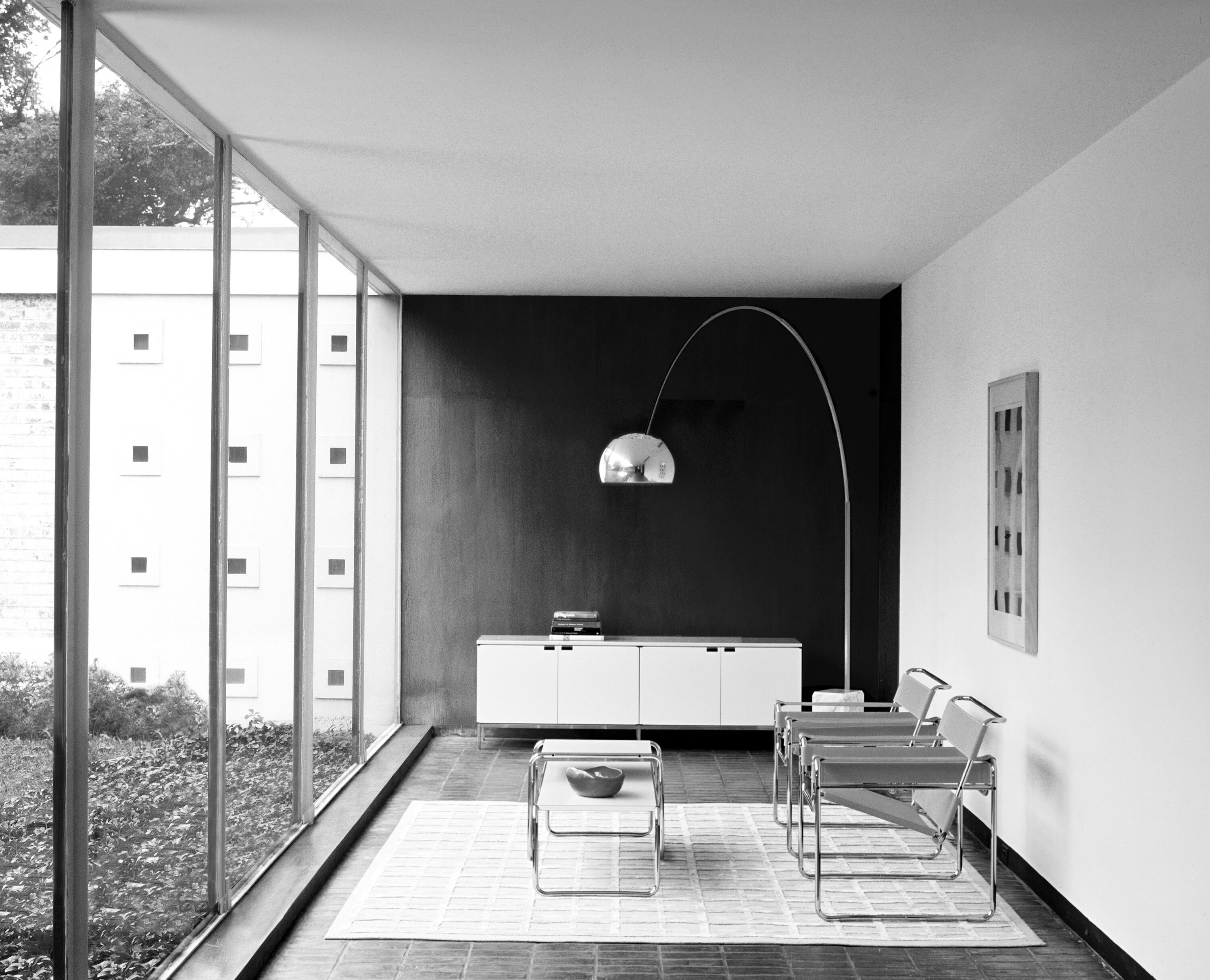 Laccio Side Table - Original Design | Knoll