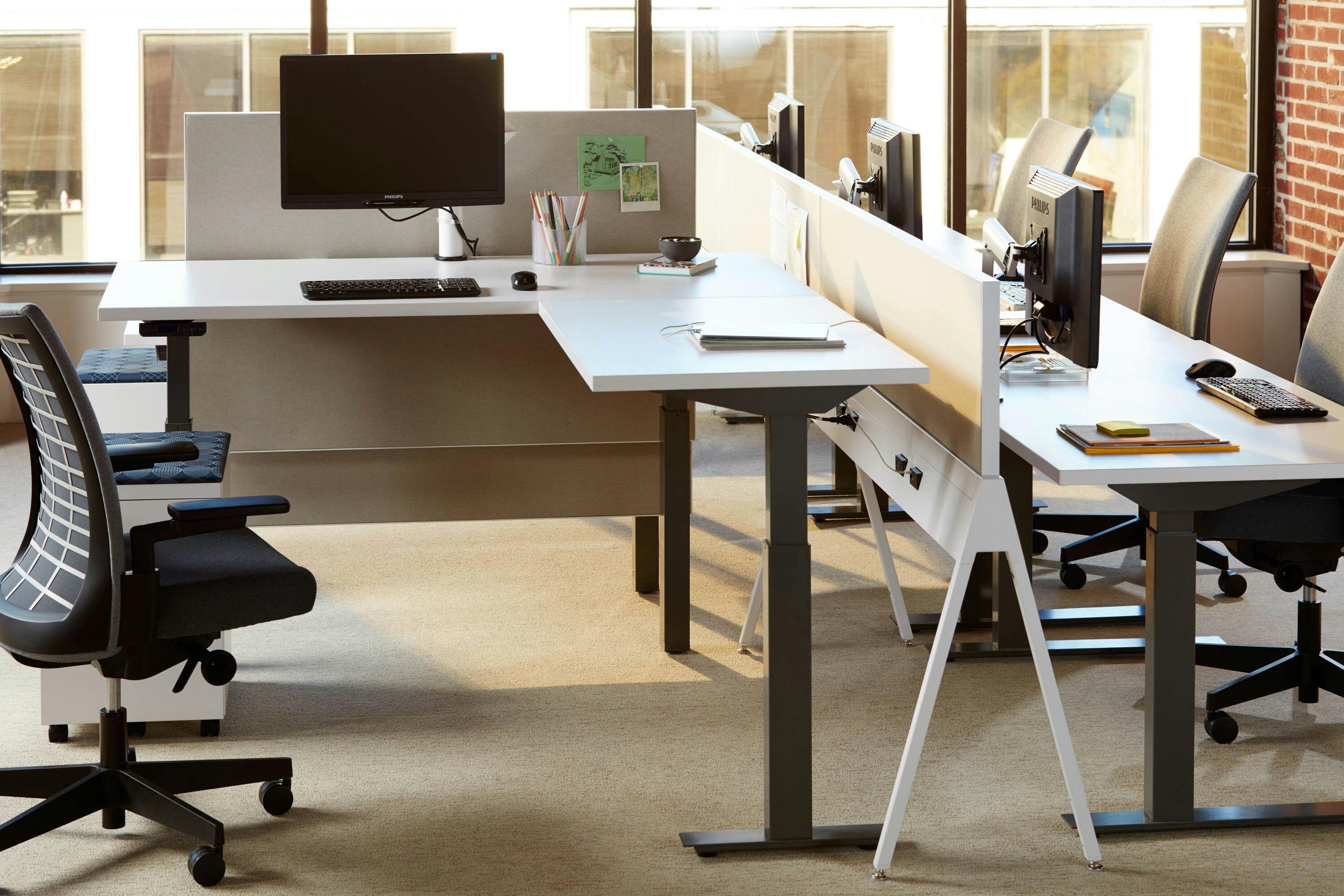 Tone™ Height-Adjustable Tables | Knoll